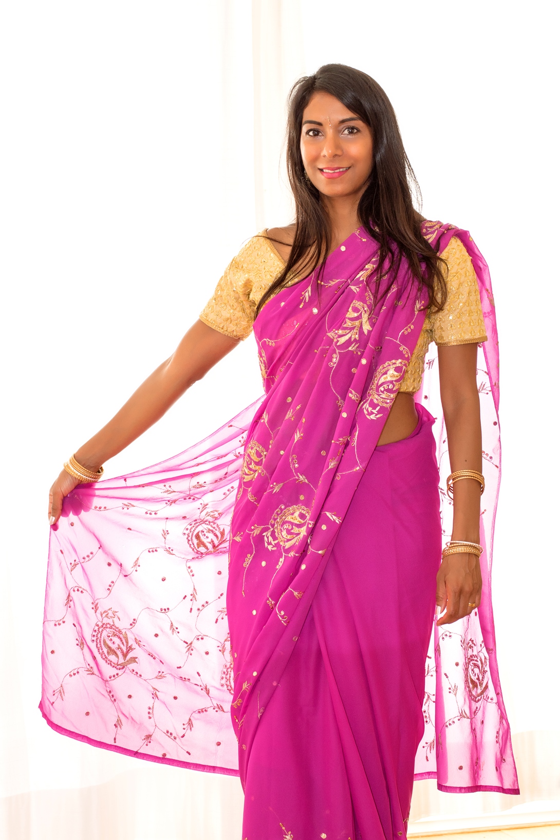 Priya Hein : “Ecrire, un acte de foi !” - PEOPLE Magazine