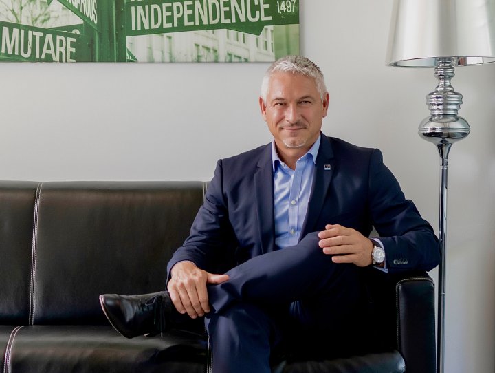 Renaud Azema | “Il faut agir et vite !” - PEOPLE Magazine